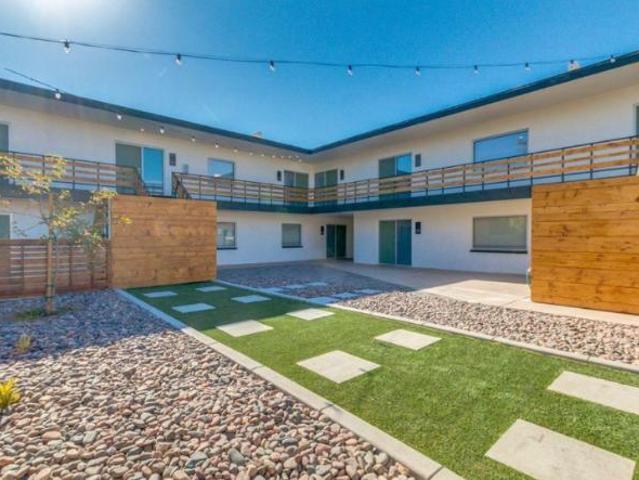 2 Br, 2 bath, Single Family 813 E Marlette Ave