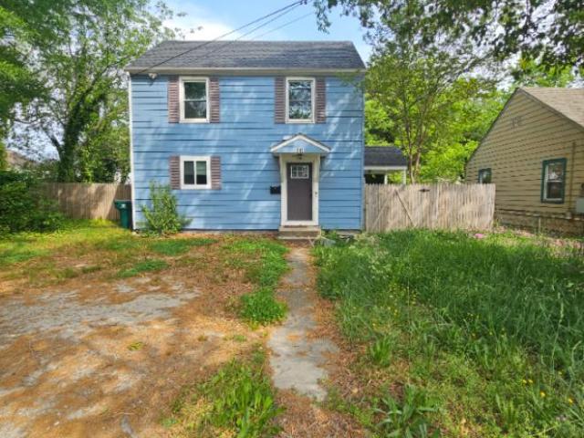 2 Br, 1 bath, Single Family 819 19th Pl