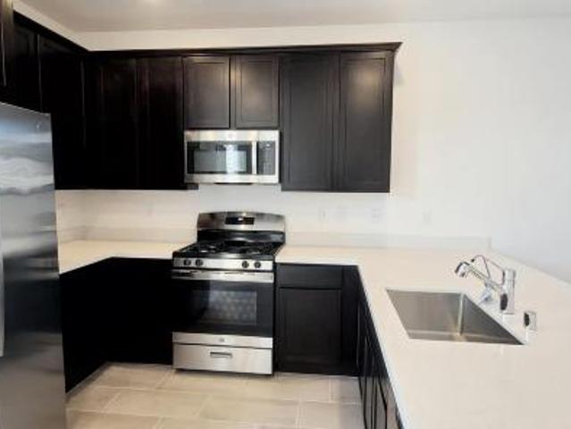 2 Br, 2 bath, Single Family 9500 Sequoia Ridge Ave