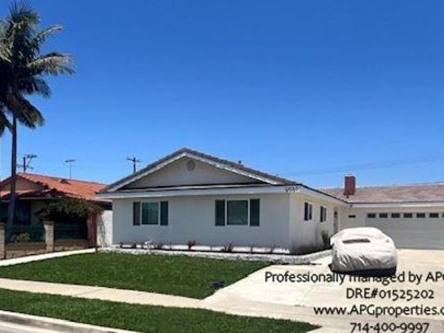 2 Br, 2 bath, Single Family 9565 Mansor Ave