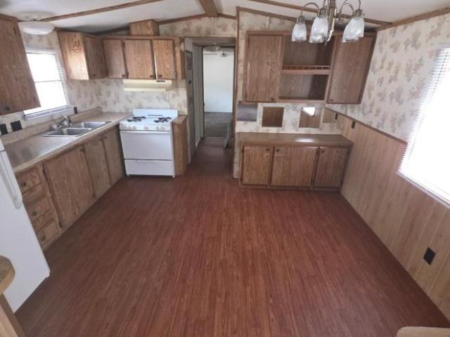 2 Br, 2 bath, Single Family 905 W 37th Ave