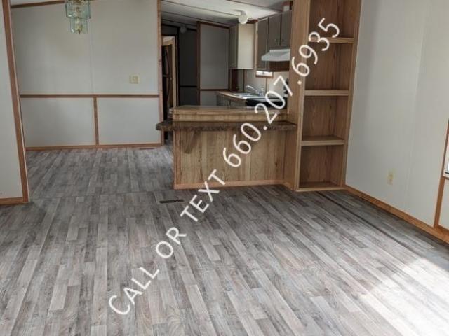 2 Br, 2 bath, Single Family 913 N Taylorville Blvd