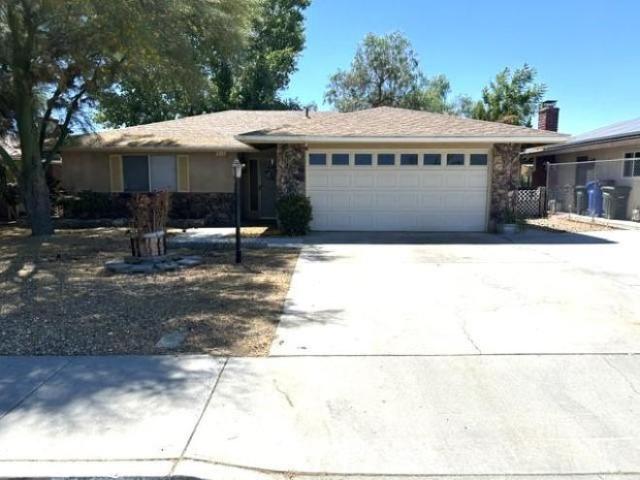 2 Br, 2 bath, Single Family 915 Malaga Pl