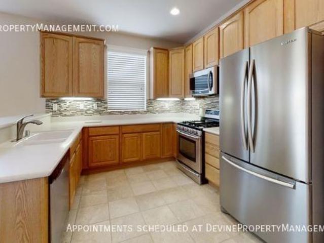 2 Br, 2 bath, Single Family 916 Essex Road