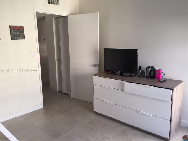 2 BR, 2 BA Apartment Mystic Pointe Tower 200, Aventura, FL 33180