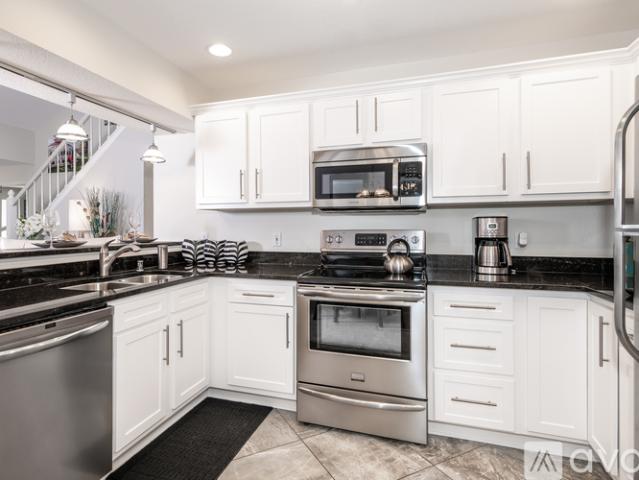 2 BR, 2 BA Apartment N 26 W 24160 River Park Dr, Unit Lower, Pewaukee, WI 53072
