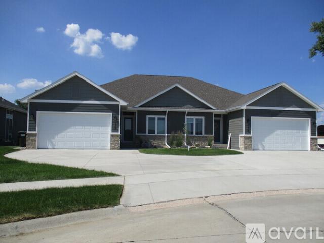 2 BR, 2 BA Apartment N Canterbury Cir, Unit 177 N Canterbury Cir, North Sioux City, SD 57049