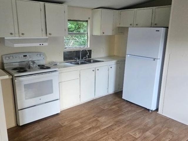 2 BR, 2 BA Apartment Daisy Dr, Unit 10, Taylor, AL 36301