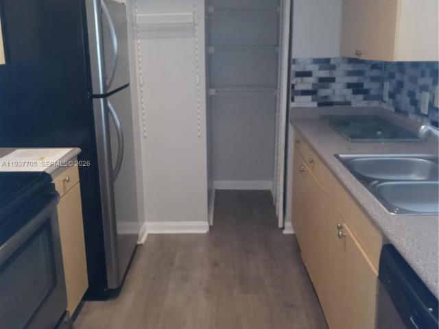 2 BR, 2 BA Apartment Parkside, Hollywood, FL 33020