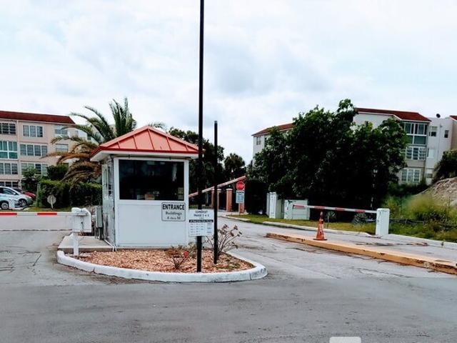 2 BR, 2 BA Apartment Somerset Dr, Unit 110, Lauderdale Lakes, FL 33311