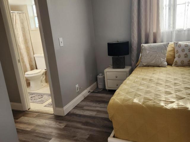 2 BR, 2 BA Apartment Undisclosed Address, Lake Worth Beach, FL 33461