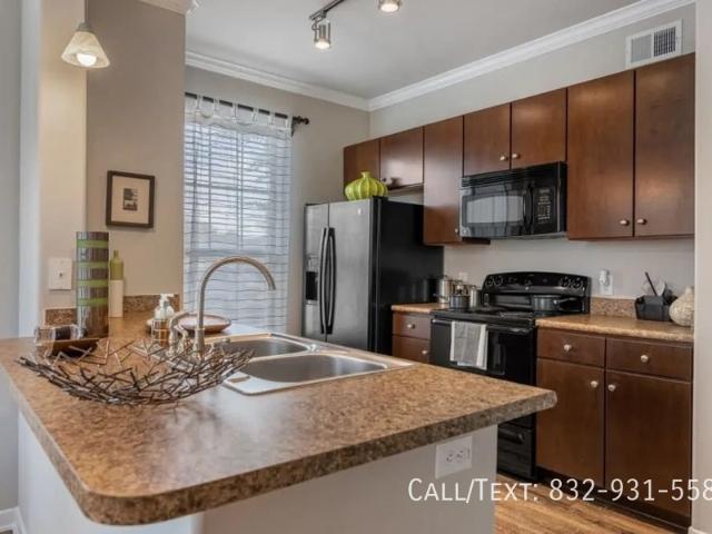 2 BR, 2 BA Apartment 14007 Florence Rd, Sugar Land, TX 77498