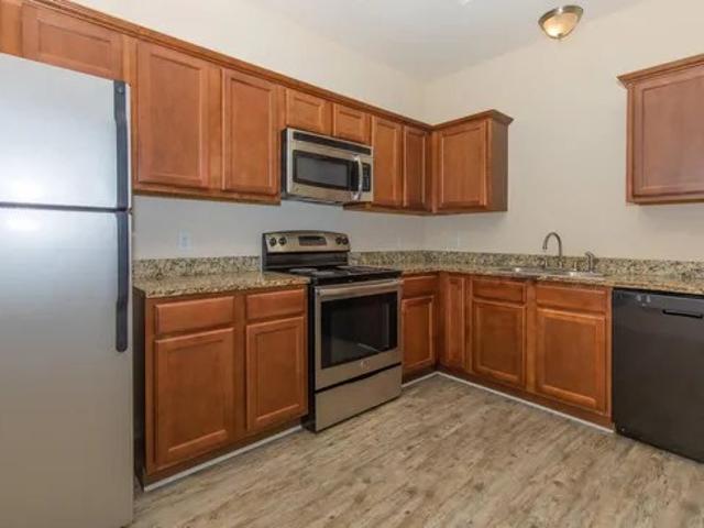 2 BR, 2 BA Apartment 14001 Three Rivers Road Unit 12 12D, Gulfport, MS 39503