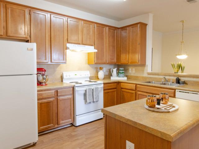 2 BR, 2 BA Apartment 1400 Herrington Road Unit 08107, Lawrenceville, GA 30044