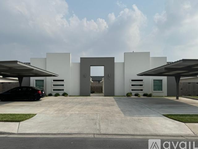 2 BR, 2 BA Apartment 1401 W Heritage Dr, Unit 2, Pharr, TX 78577