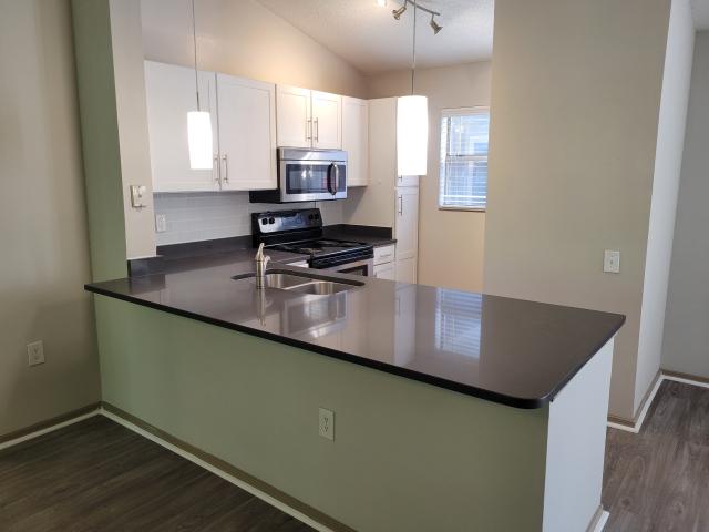 2 BR, 2 BA Apartment 1401 W Paces Ferry Rd NW, Atlanta, GA 30327