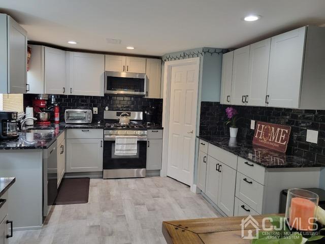 2 BR, 2 BA Apartment 140 Newman St, Metuchen, NJ 8840