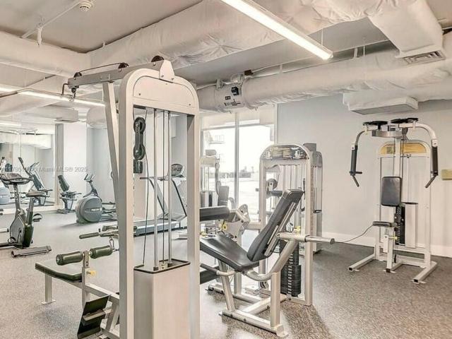 2 BR, 2 BA Apartment 140 South Dixie Highway, Hollywood, FL 33020