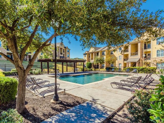 2 BR, 2 BA Apartment 1411 N Cockrell Hill Rd Unit 926, Dallas, TX 75211