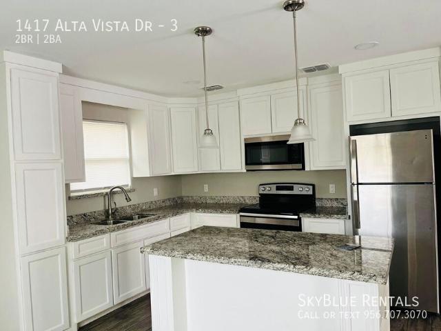2 BR, 2 BA Apartment 1417 Alta Vista Dr, Mercedes, TX 78596