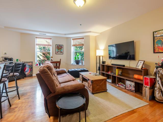 2 BR, 2 BA Apartment 1418 W St NW, Washington, DC 20009
