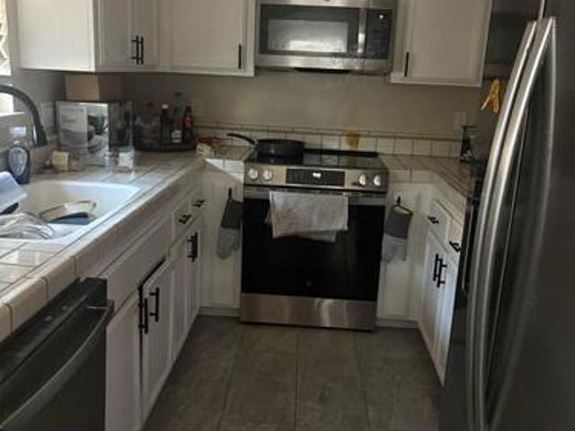 2 BR, 2 BA Apartment 1421 Hood Rd, Unit D, Sacramento, CA 95825