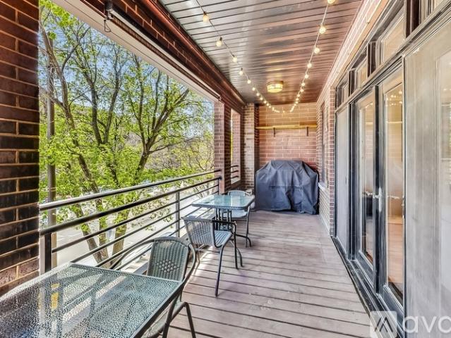 2 BR, 2 BA Apartment 1426 North Western Avenue, Unit 2, Chicago, IL 60622