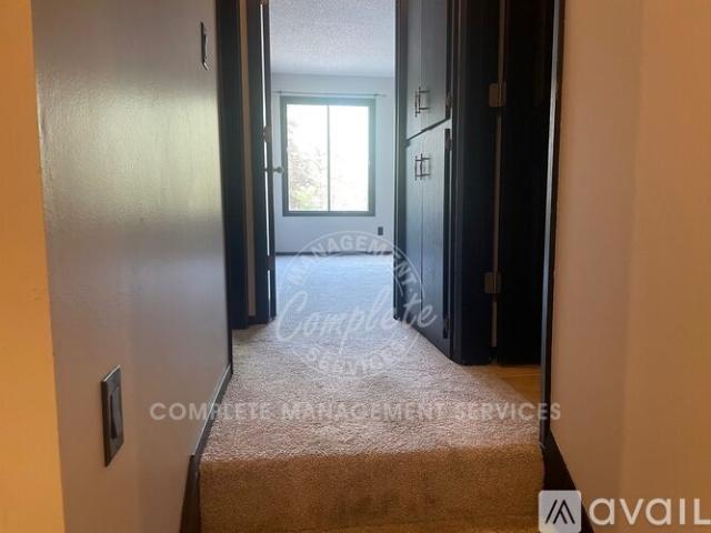 2 BR, 2 BA Apartment 14325 Fairway Dr, Unit TH, Eden Prairie, MN 55344