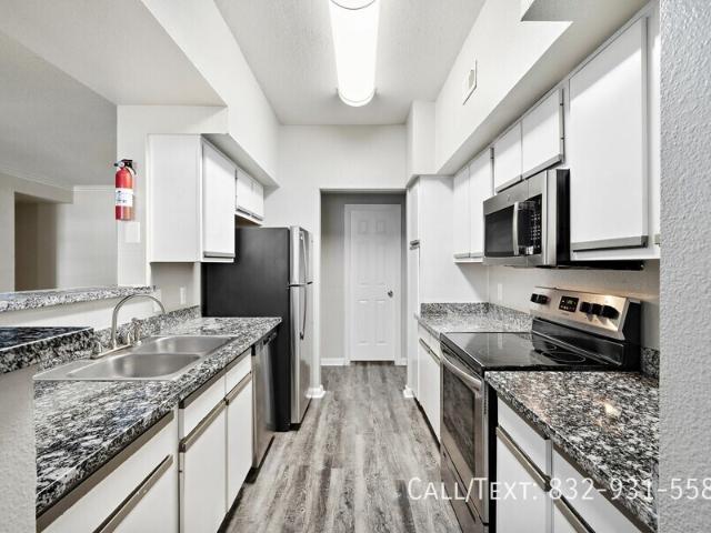 2 BR, 2 BA Apartment 14402 Kuykendahl Rd, Houston, TX 77090