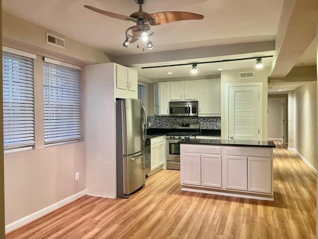 2 BR, 2 BA Apartment 1440 Columbia Rd NW, Washington, DC 20009