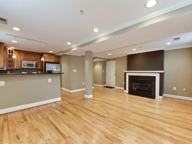 2 BR, 2 BA Apartment 1443 Oak St NW, Washington, DC 20010