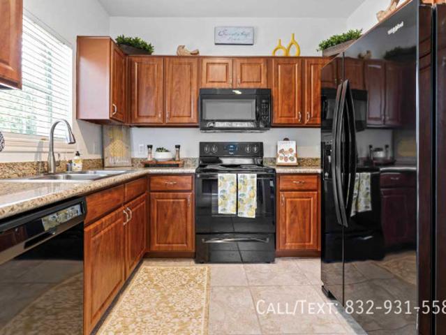 2 BR, 2 BA Apartment 14448 Philippine St, Houston, TX 77040