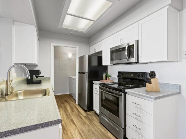 2 BR, 2 BA Apartment 1456 Serfas Club Dr Unit M303, Corona, CA 92882