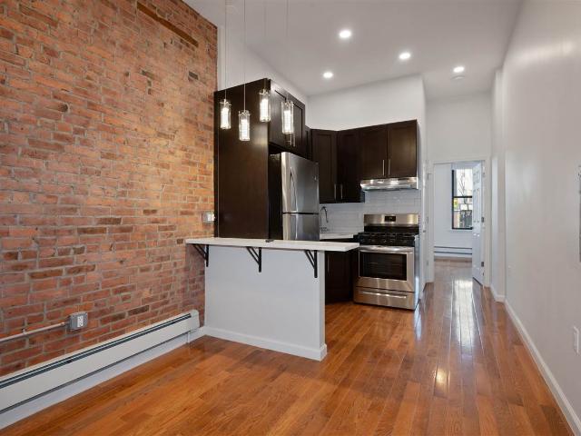 2 BR, 2 BA Apartment 145 Brunswick St, Jersey City, NJ 07302