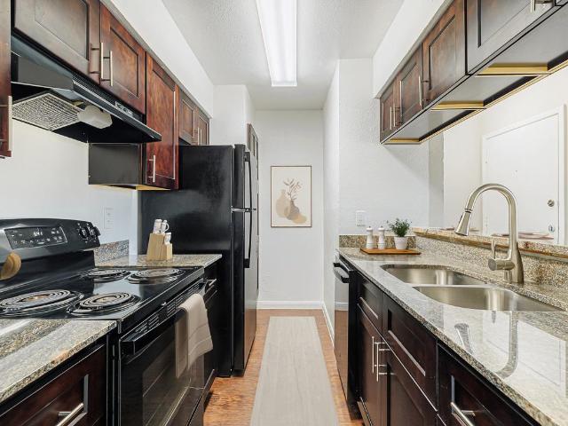 2 BR, 2 BA Apartment 14600 Marsh Ln Unit 2028, Addison, TX 75001