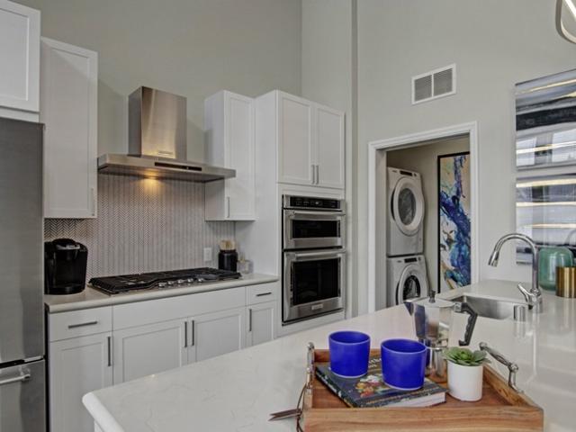 2 BR, 2 BA Apartment 1477 W Lake St, Minneapolis, MN 55408