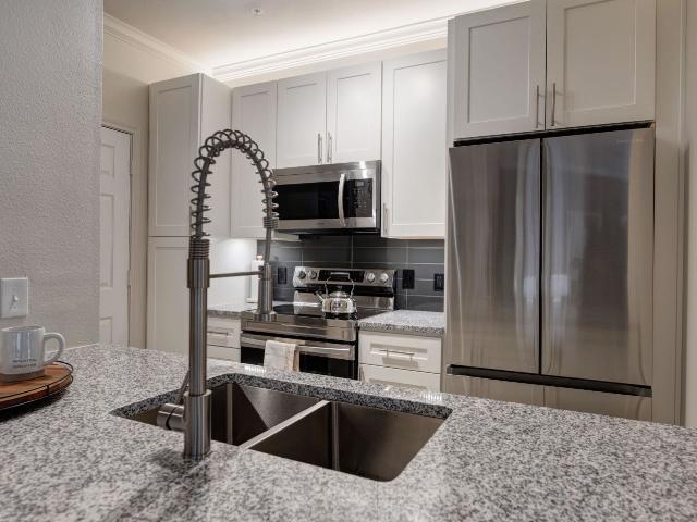2 BR, 2 BA Apartment 15000 Park Row Unit 0524, Houston, TX 77084