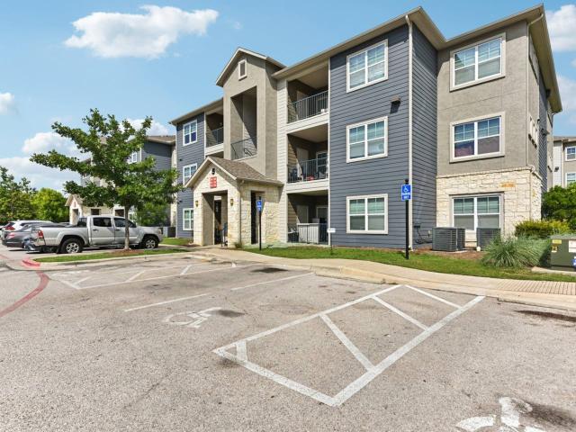 2 BR, 2 BA Apartment 1500 E Parmer Ln Unit 21923, Austin, TX 78753