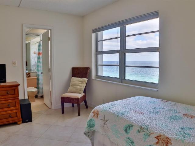2 BR, 2 BA Apartment 1500 South Ocean Boulevard, Lauderdale by the Sea, FL 33062