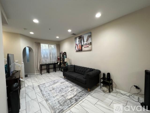 2 BR, 2 BA Apartment 1500 Pine Avenue, Unit 0, Long Beach, CA 90813