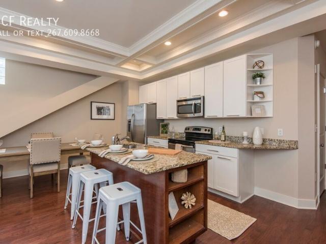2 BR, 2 BA Apartment 1501 Locust St, Philadelphia, PA 19102