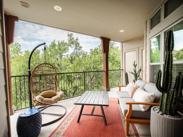 2 BR, 2 BA Apartment 1501 West Howard Lane Unit 5306, Austin, TX 78753
