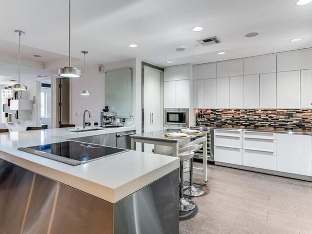 2 BR, 2 BA Apartment 1505 Elm St Dallas, TX 75201