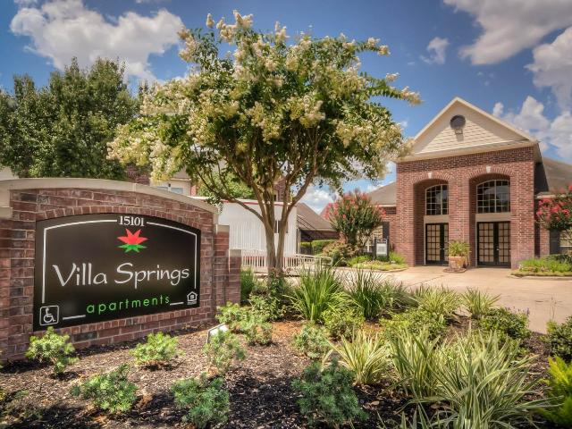 2 BR, 2 BA Apartment 15101 Blue Ash Dr Unit 1505, Houston, TX 77090