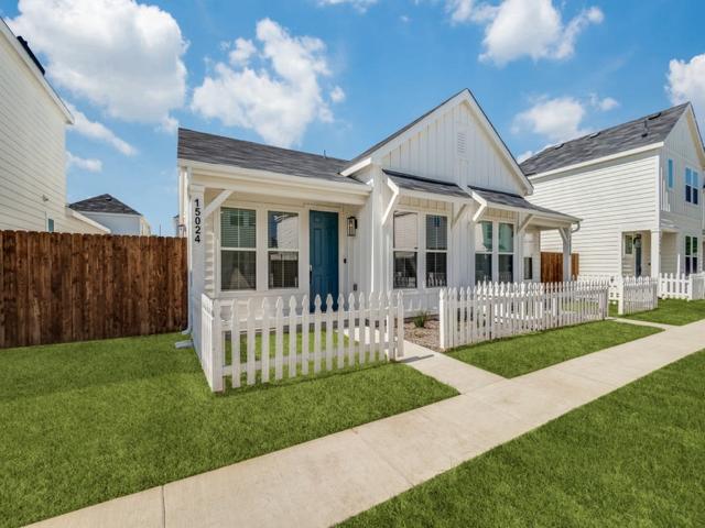 2 BR, 2 BA Apartment 15101 Litsey Creek Drive Unit 14946L, Roanoke, TX 76262