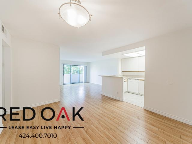 2 BR, 2 BA Apartment 1514 South Holt Avenue, Los Angeles, CA 90035