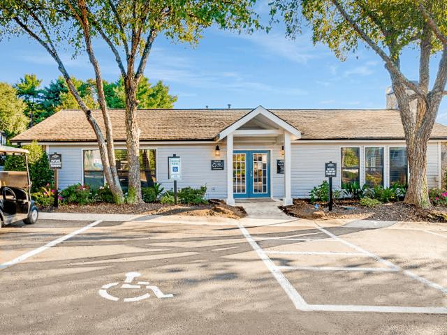 2 BR, 2 BA Apartment 151 Mitchell Road Unit E7, Greenville, SC 29615
