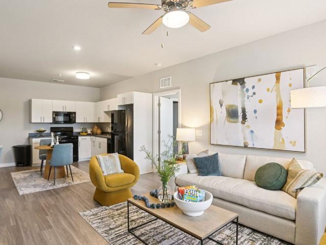 2 BR, 2 BA Apartment 151 South Davis Road Unit 11102, Lagrange, GA 30241