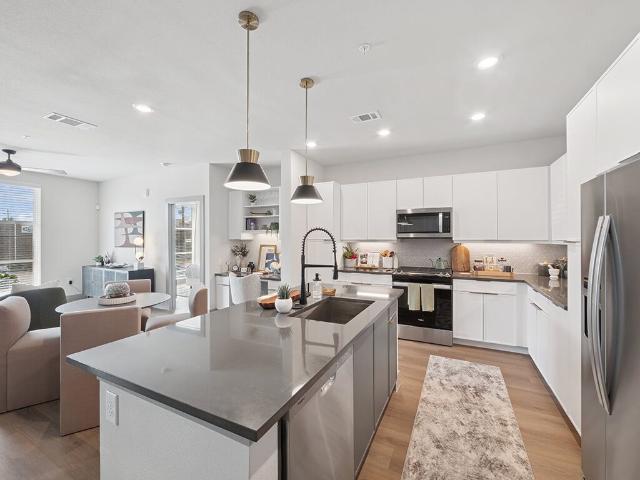 2 BR, 2 BA Apartment 1520 Oliver Street Unit 1435, Houston, TX 77007