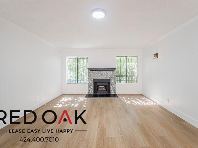 2 BR, 2 BA Apartment 1522 North Formosa Avenue, Los Angeles, CA 90046